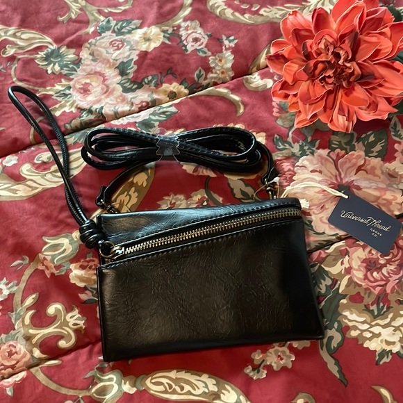 Universal Thread | Bags | Nwt Faux Leather Black Wristlet Crossbody Bag ...